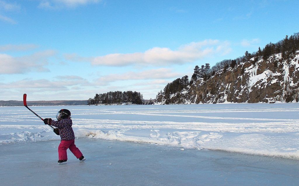 25 scenes that prove winter cottaging is the best - Cottage Life