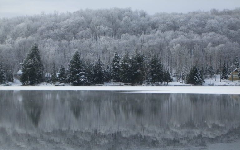 25 scenes that prove winter cottaging is the best - Cottage Life