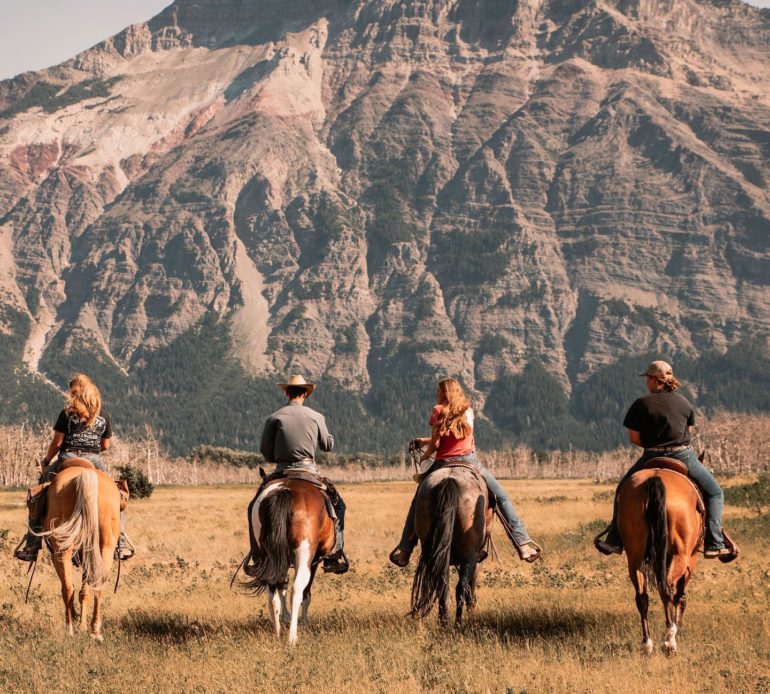 10 horseback riding adventures in Western Canada to channel your inner ...