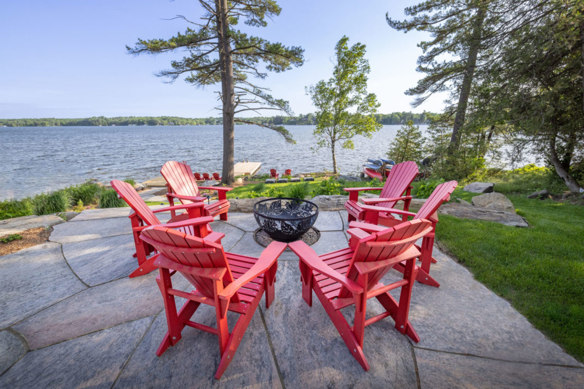Listing of the week: This custom-built Lake Muskoka cottage is in an ...