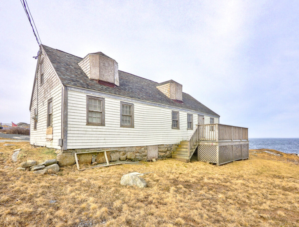 Spectacular coastal property for sale next to iconic Peggy's Cove ...