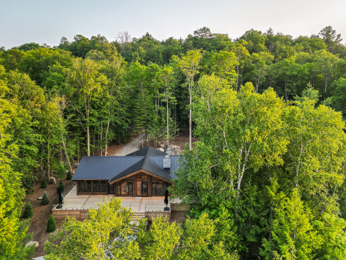 See a cedar cottage dream come to life in a spectacular lakeside ...