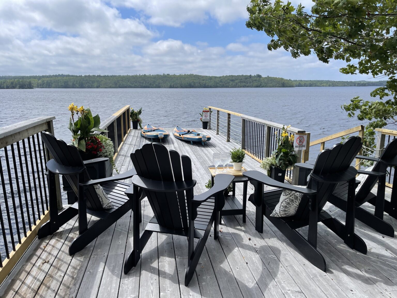 Winner, winner! This Nova Scotia cottage surrounded by water is Vrbo's ...